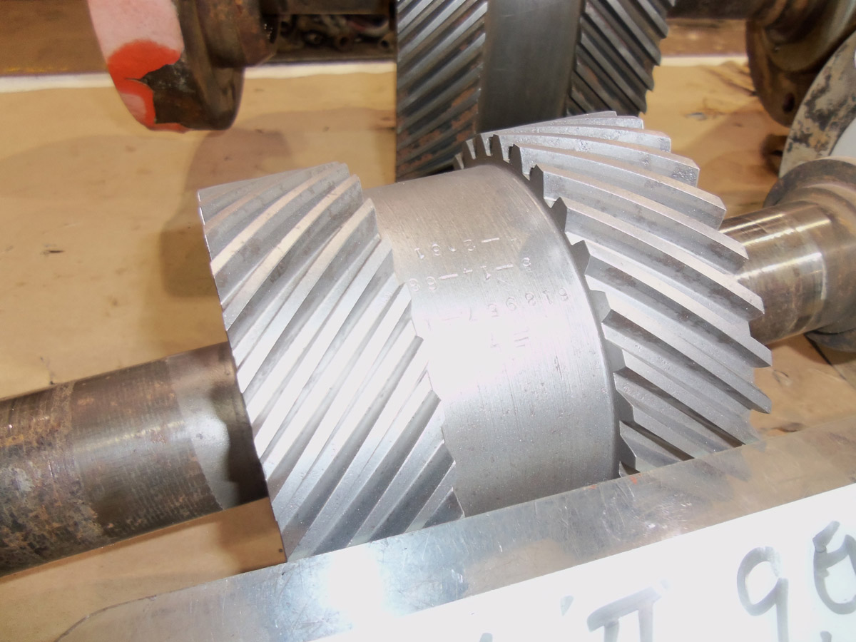 ELLIOTT Gearbox; 372 HP; Model: C-1 ; Ratio: 2.03; RPM In: 1770; RPM ...